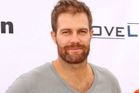 Nama dan Foto Pemain Utama Film 12 Strong (2018) – Sosmedmu